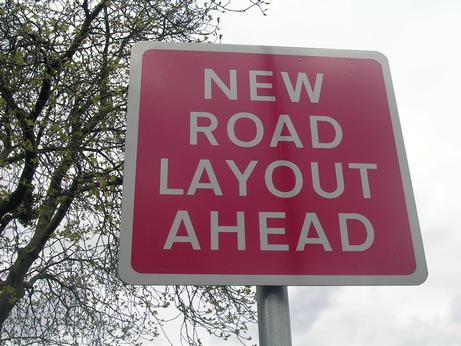 Taskforce explores how to cut sign ‘clutter’ on Britain’s ro